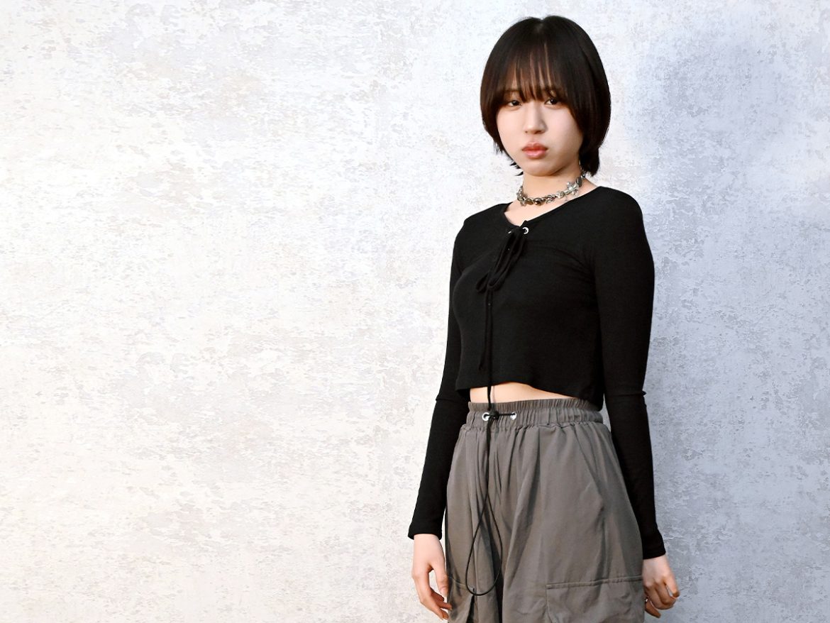 十明 音樂的灰姑娘，勇於表達自我，迎向百花齊放的網路時代 - RAKUZINE 樂窟誌